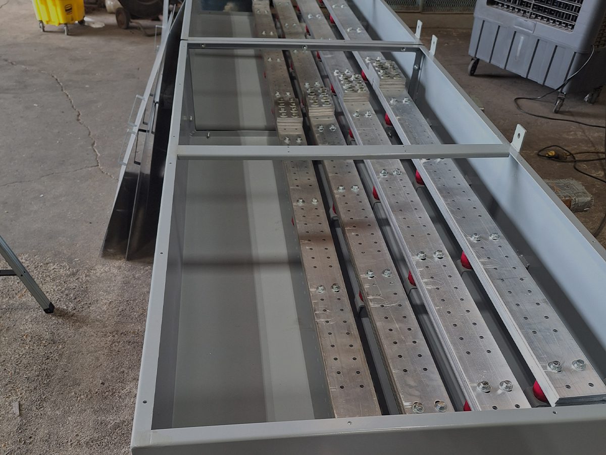 Step Bussed Gutters - Dial Electrical